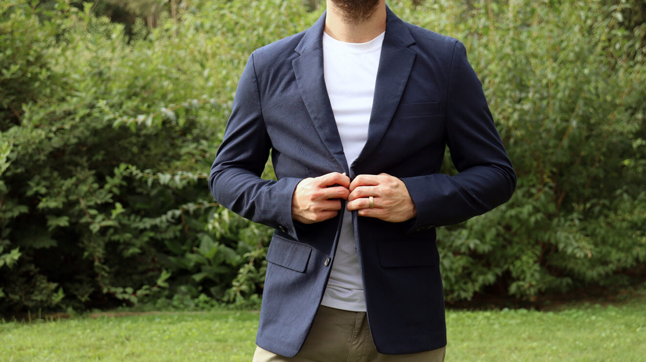 In Review: The Old Navy Twill Built-In Flex Blazer